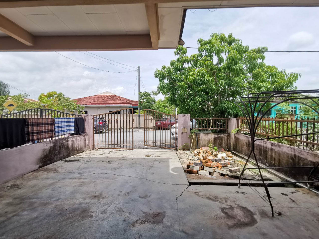 Teres Setingkat untuk dijual di Taman Sekiah Makmur, Tanjung Malim ...