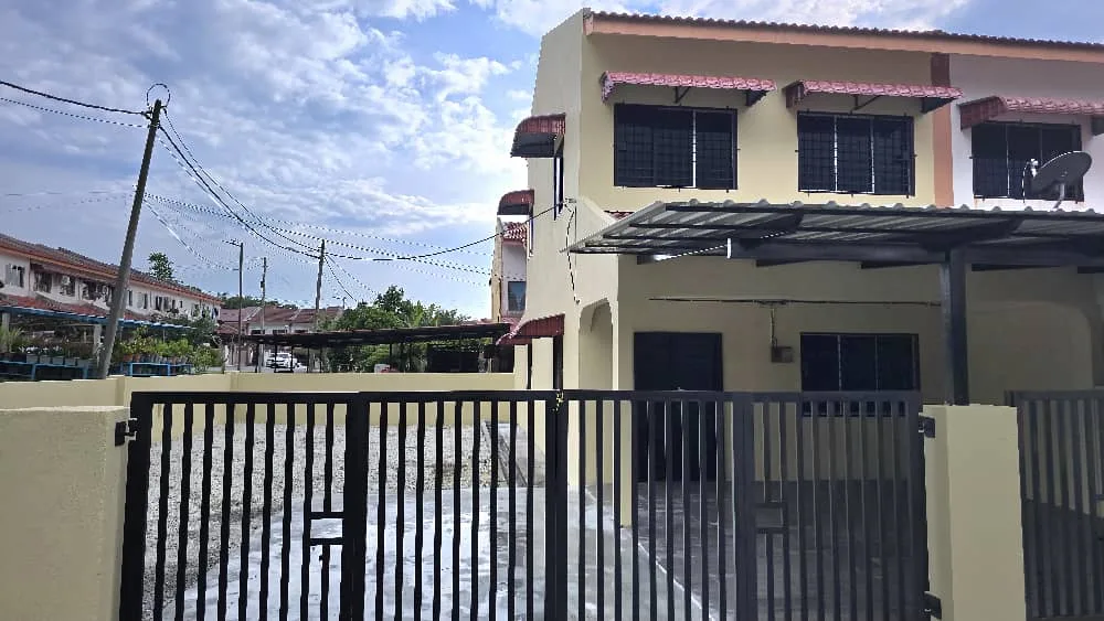 RUMAH TERES DUA TINGKAT CORNER LOT UNTUK DIJUAL DI TAMAN SRI ASOKA ...